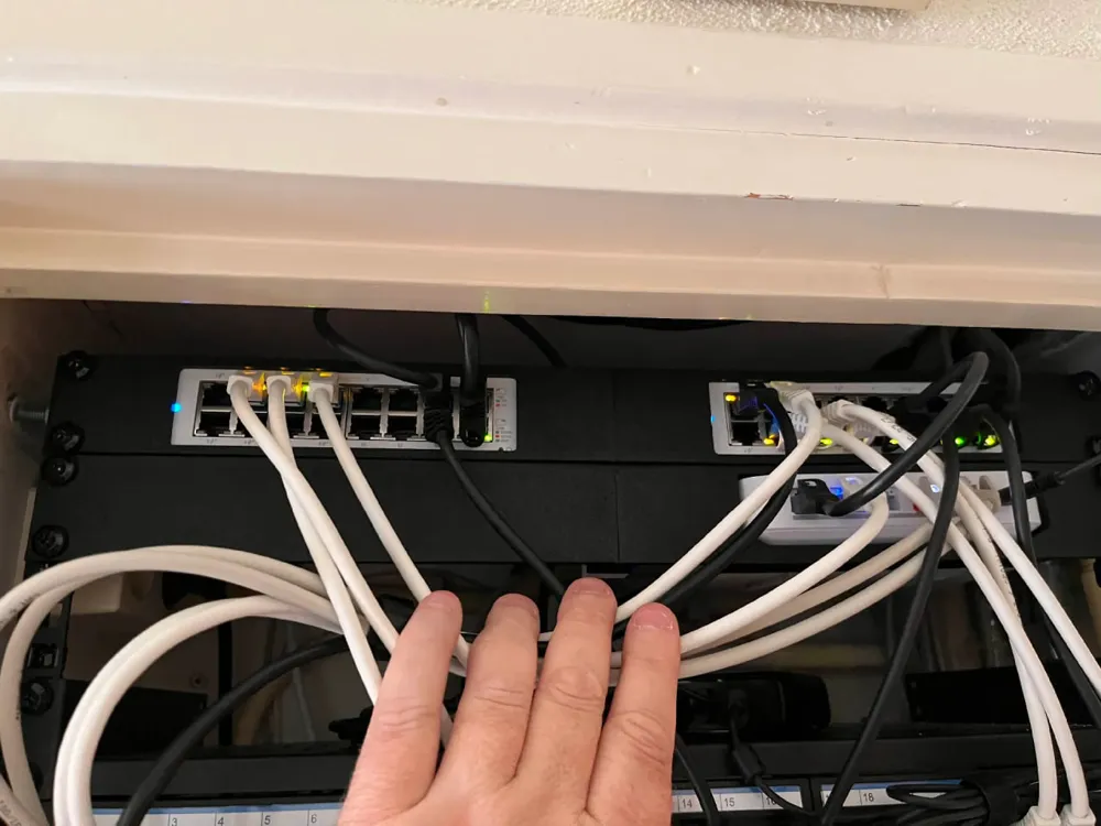 Unifi USW-Lite-16 PoE 19-inch Modular Rack Mount Remixed by Mauker ...