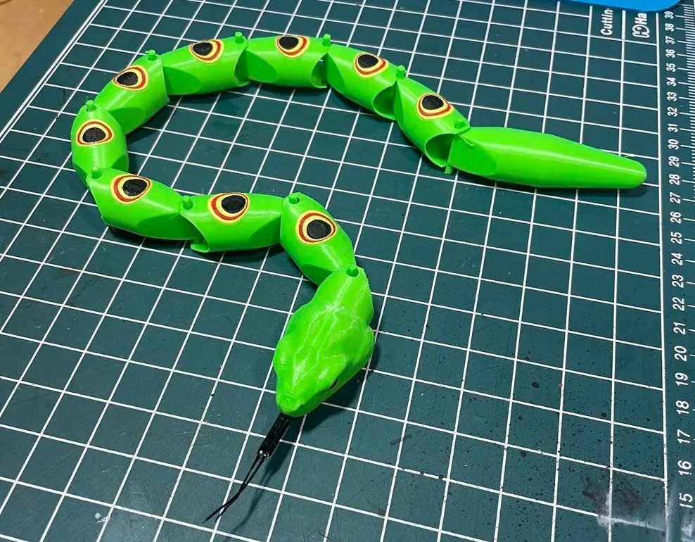 Retro Flexy Snake - 80s Icon by EternalGnome MakerWorld: Download Free 3D Models