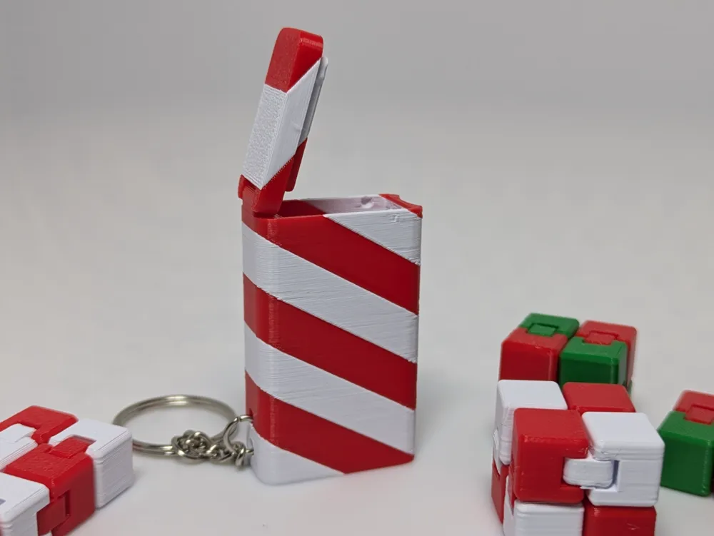 Candy Cane Fidget Infinity Cube and Keychain Case by Whippi3D - MakerWorld