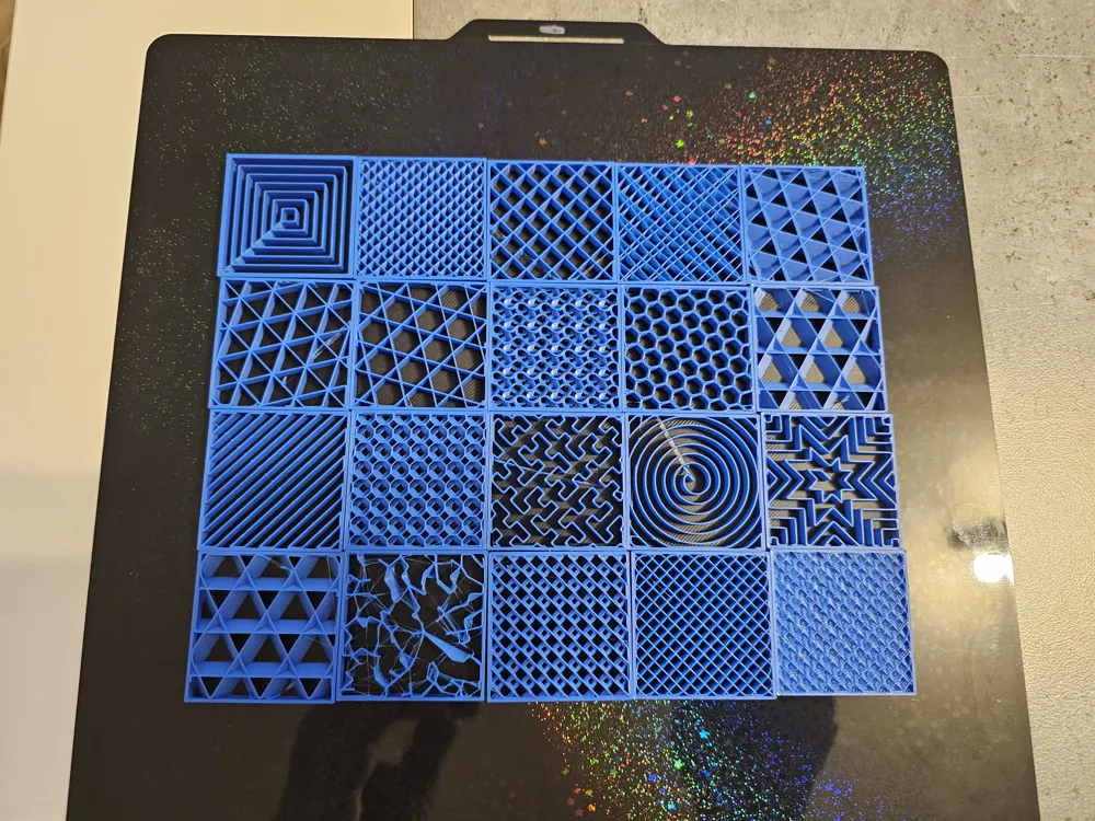 Muestra de relleno Bambu para montaje en pared por Dave MakerWorld ...