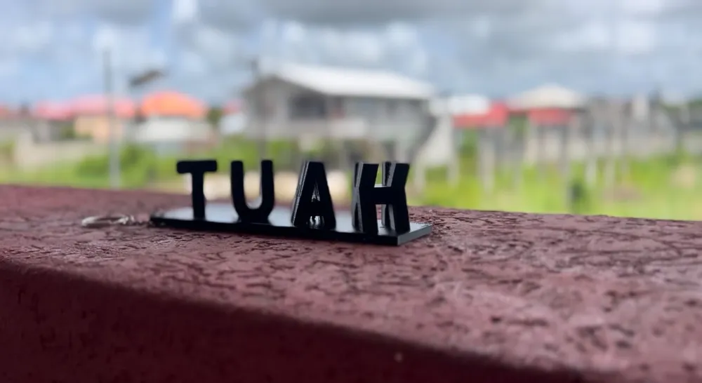 Text flip hawk tuah keychain by 3D Lee Hub - MakerWorld