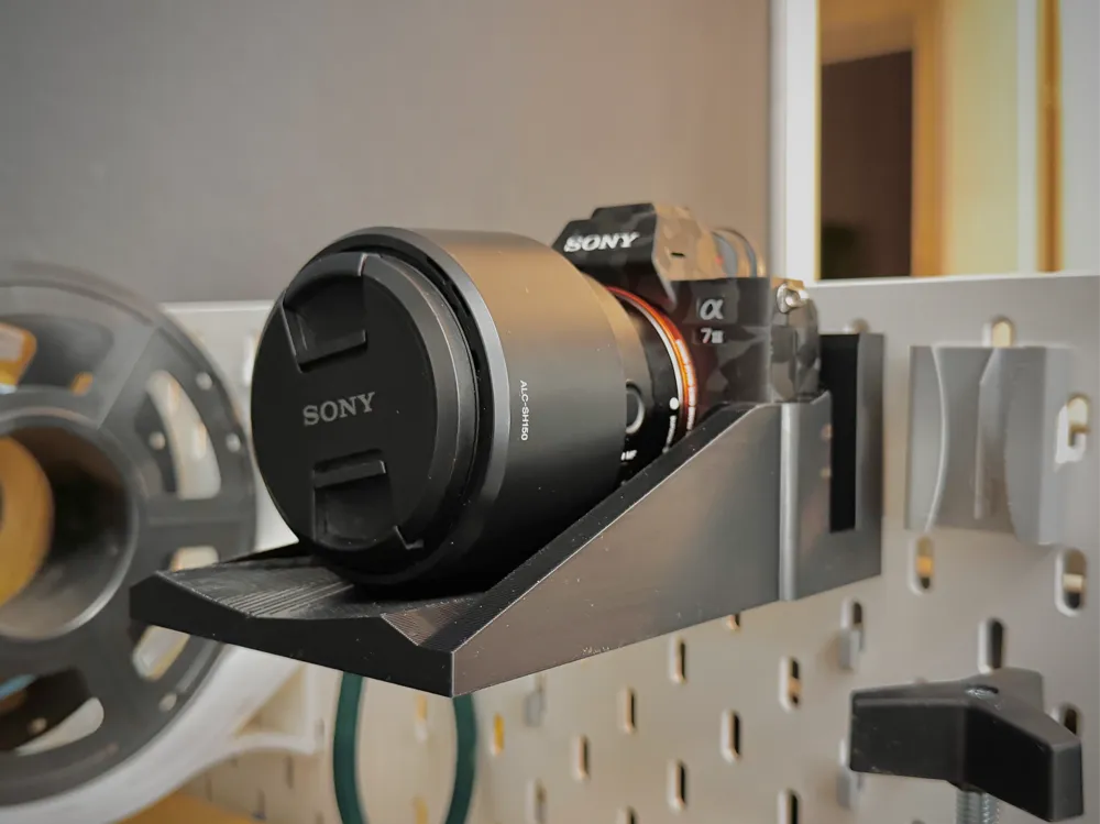Sony A7 III SKÅDIS Mount (Charging + Lens Support) - Free 3D Print ...