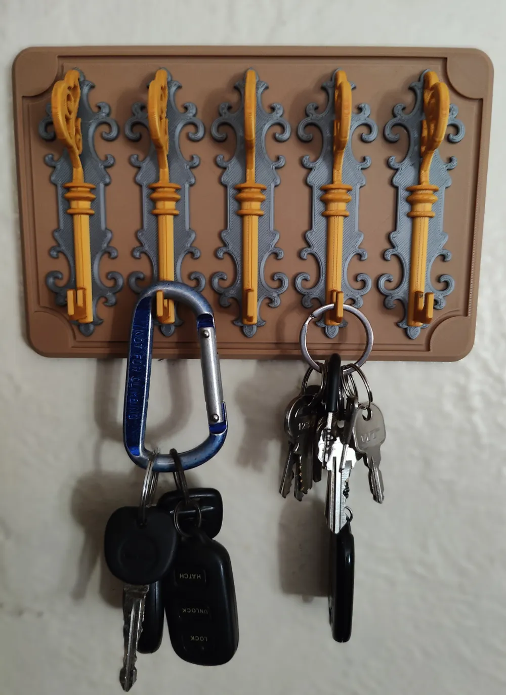 Skeleton key wall mounted key holder by christhielges - MakerWorld