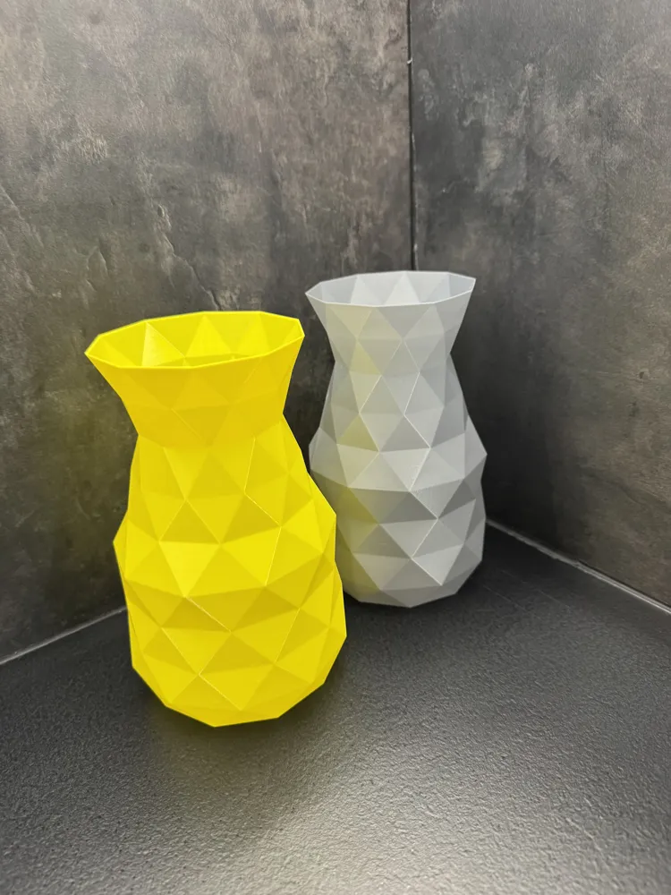 Niedrigpolygonal Vase – Kostenloses 3D-Druckmodell – MakerWorld