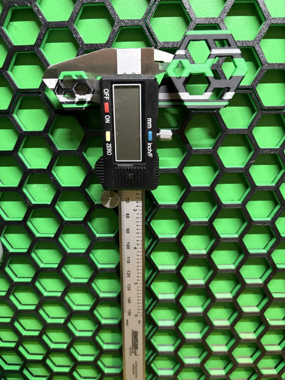 Honeycomb Themed HSW Tool Holders and Baskets - Free 3D Print Model ...