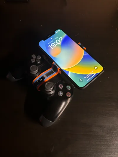 iPhone 11/12/13 (Pro) mount for PS4 Controller no Rubber band Remixed ...