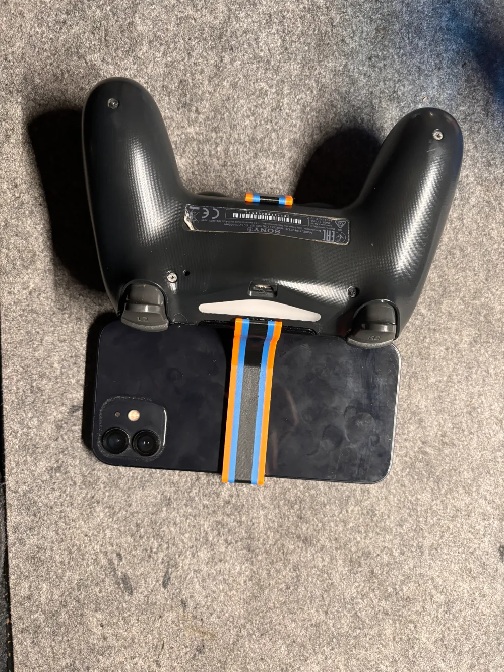 iPhone 11/12/13 (Pro) mount for PS4 Controller no Rubber band Remixed ...