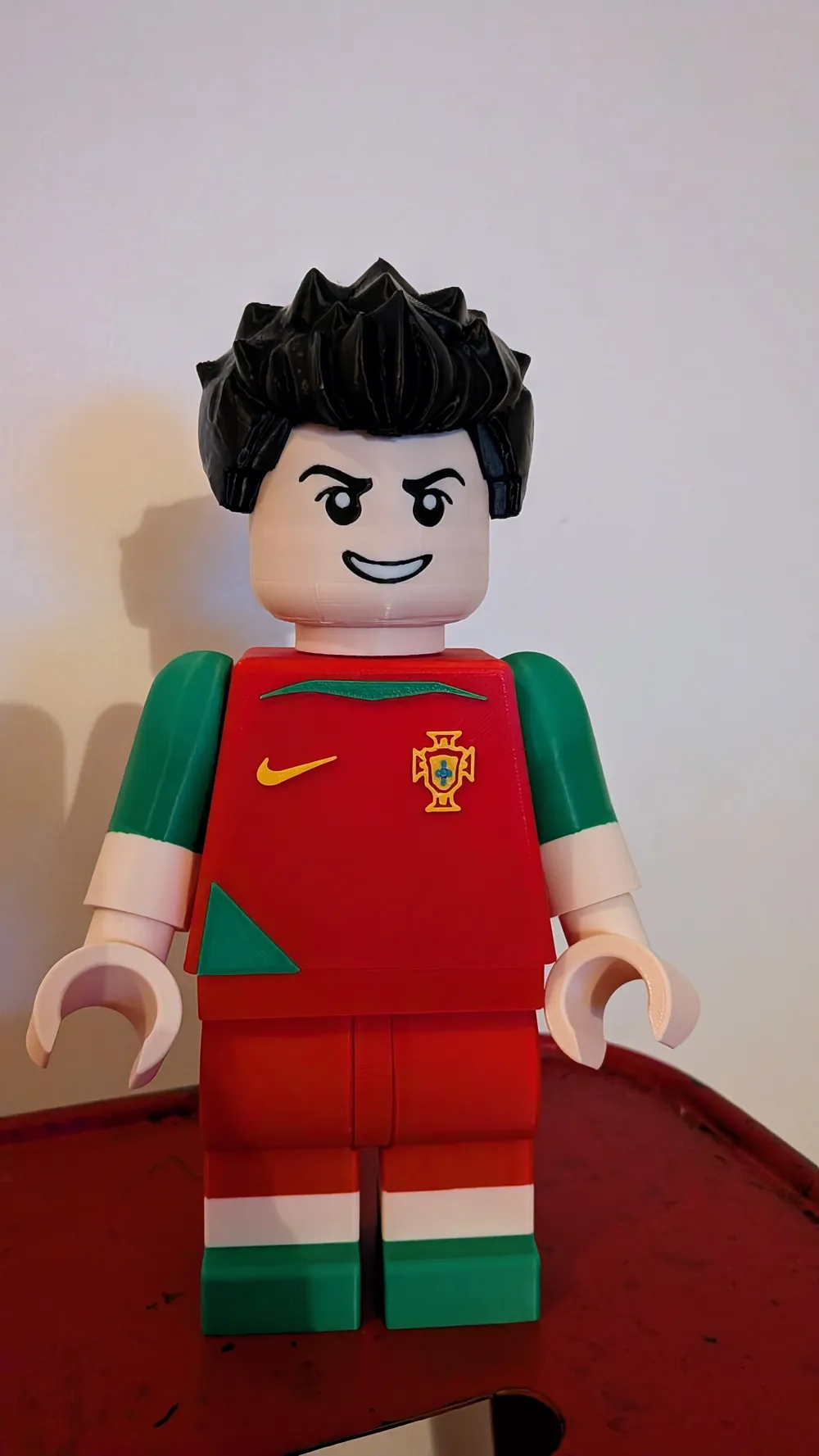 Legend Series #01 – Ronaldo 7 (Portugal) - Free 3D Print Model - MakerWorld