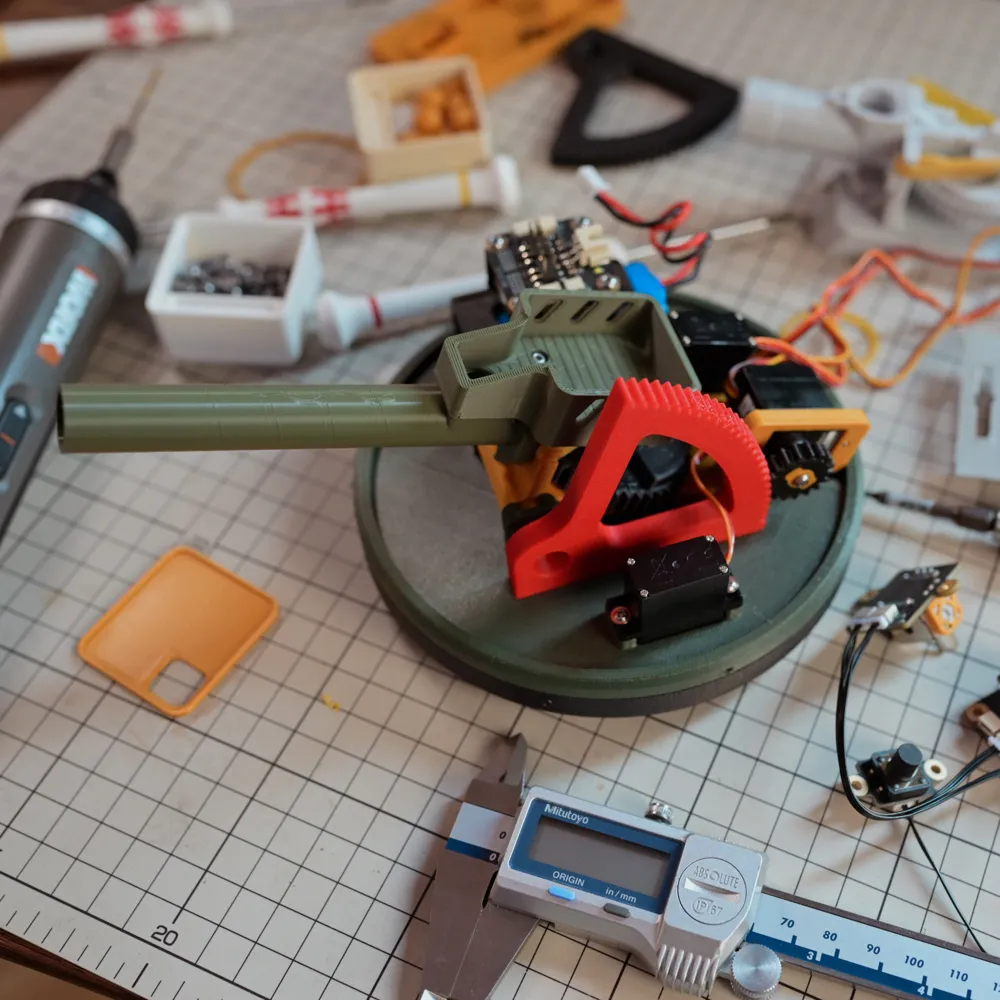 RC 데스크 캐논 - 무료 3D 프린트 모델 - MakerWorld