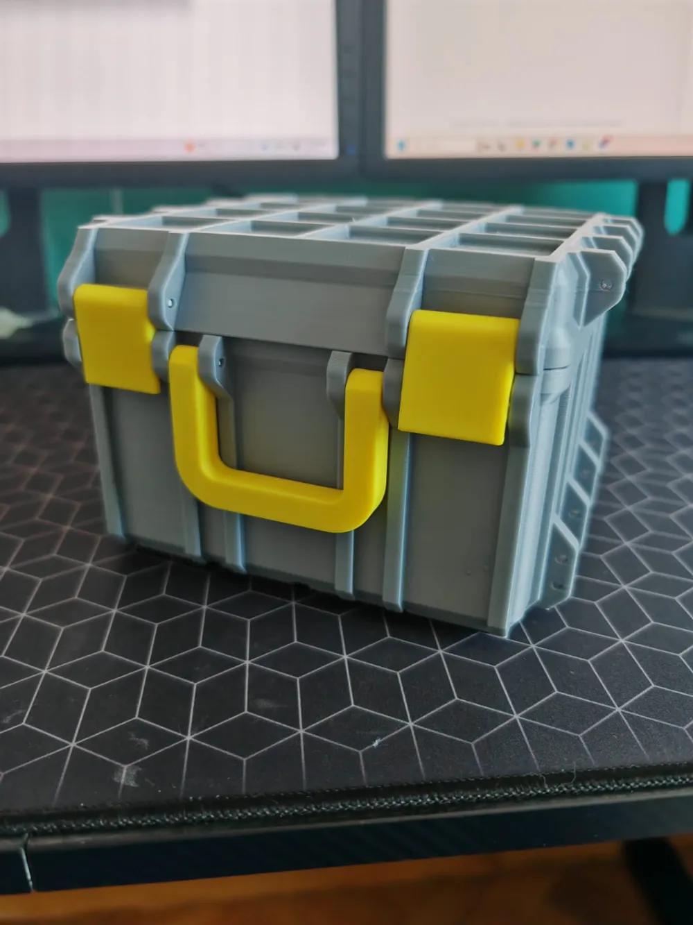 Full stackable gridfinity box 18x13cm by Paul MakerWorld: Download Free 3D Models