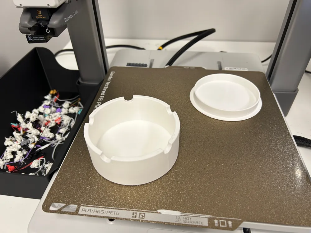 Simplistic Ashtray with Friction Fit Lid by MetaMatter 3D - MakerWorld