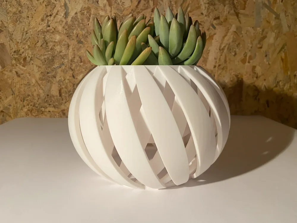 Suspended Spiral Planter by Colui MakerWorld: Download Free 3D Models