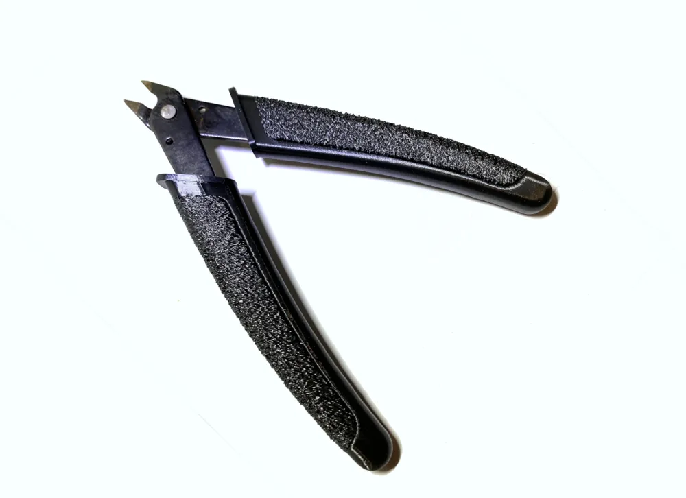Flush Cutter Grips by Duane777 - MakerWorld