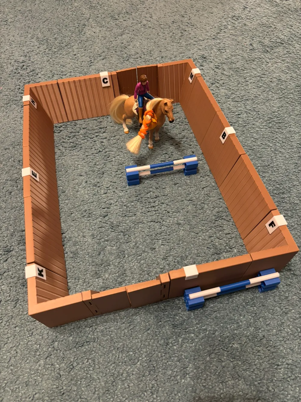 Reitplatz für Schleich und Playmobil von Maddas - MakerWorld