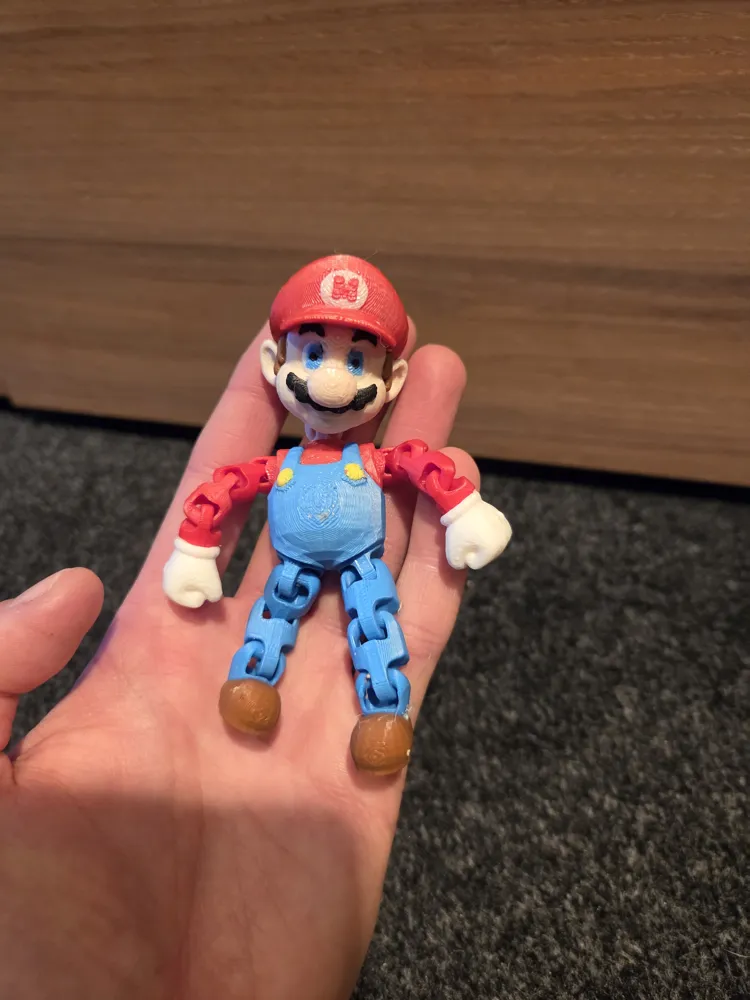 Articulated Super Mario in Color for AMS - Free 3D Print Model - MakerWorld