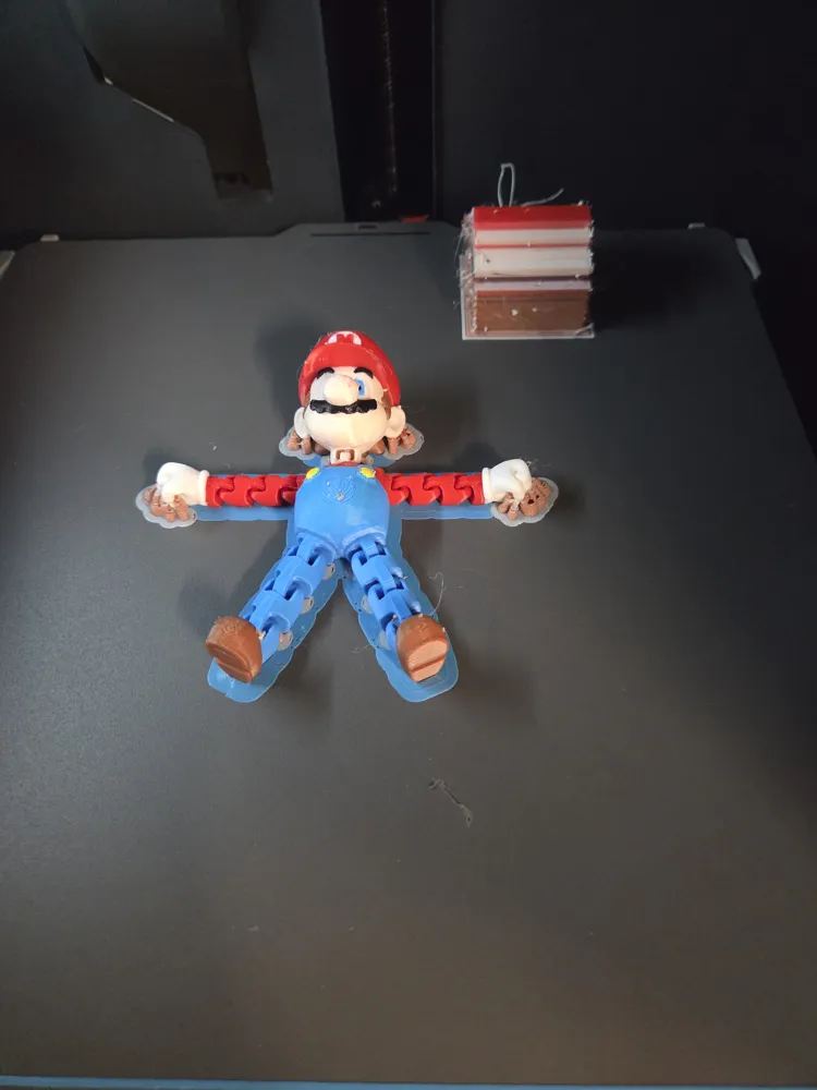 Articulated Super Mario in Color for AMS - Free 3D Print Model - MakerWorld