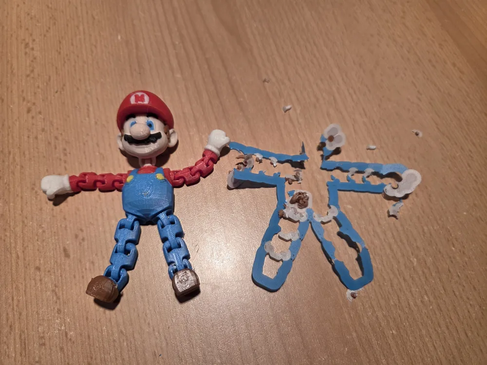 Articulated Super Mario in Color for AMS - Free 3D Print Model - MakerWorld