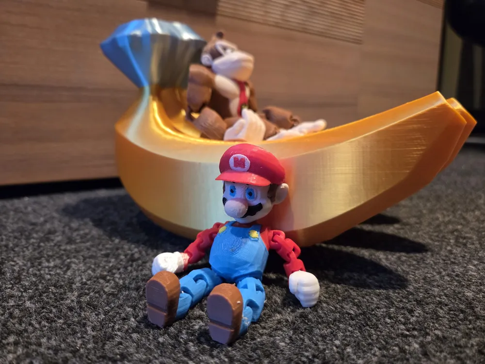 Articulated Super Mario in Color for AMS - Free 3D Print Model - MakerWorld
