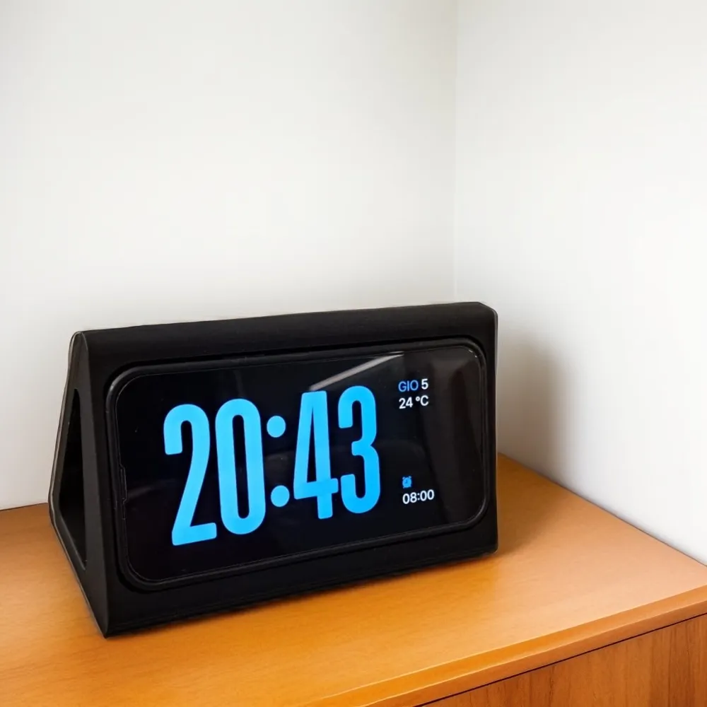 iPhone Plus & Max Clock MagSafe stand by SimRacers Home MakerWorld ...