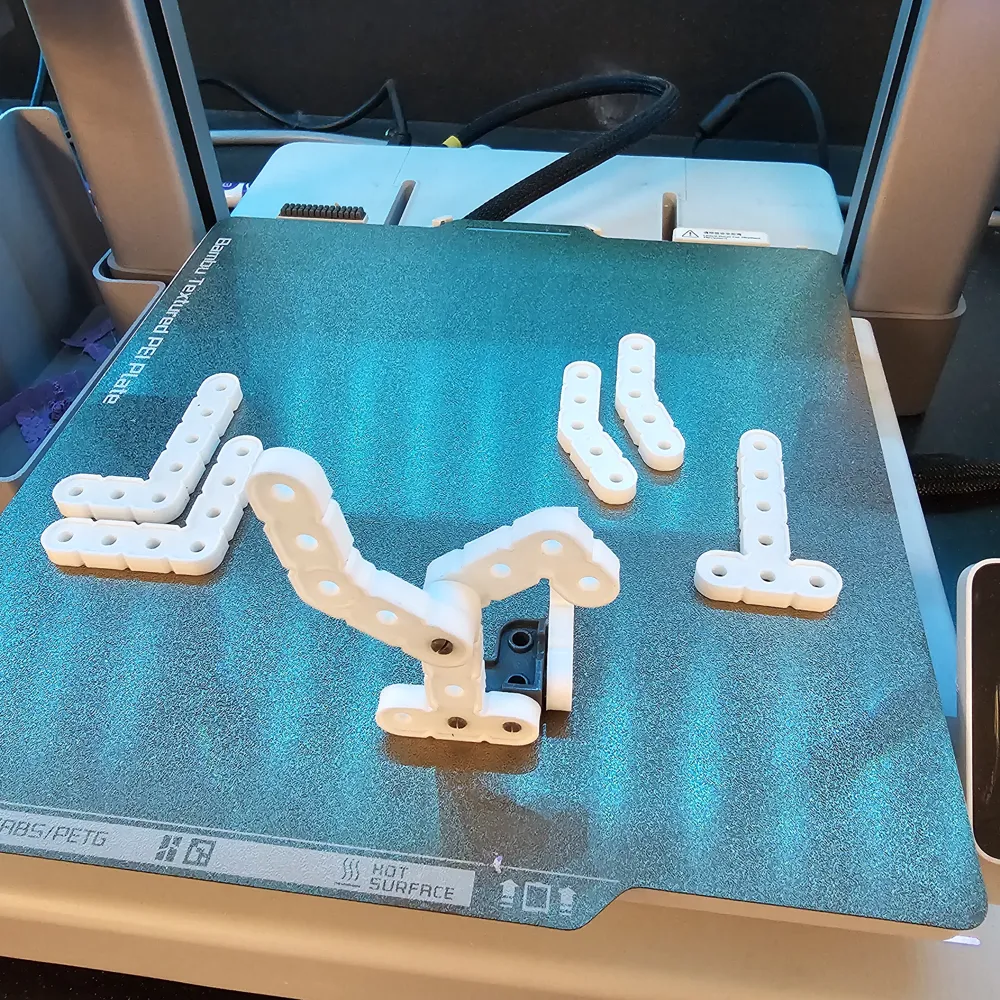 Vex IQ Compatible L, T and angle connector pieces by Andrew ...