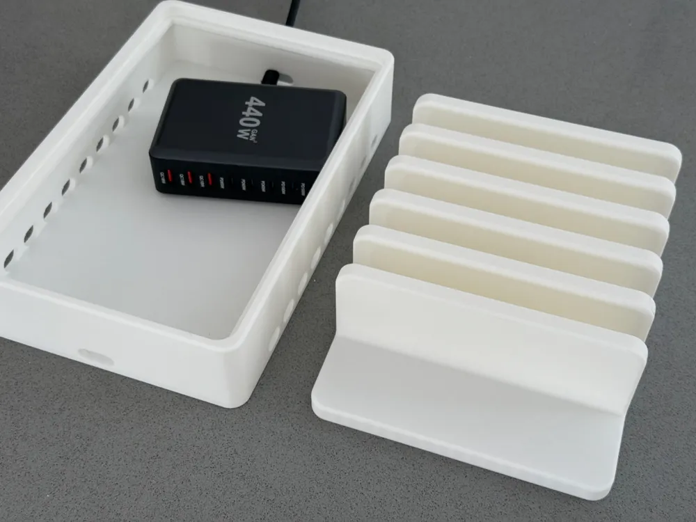 Ladestation für Laptop, Tablet, Handy usw von Eric Cardinal - MakerWorld