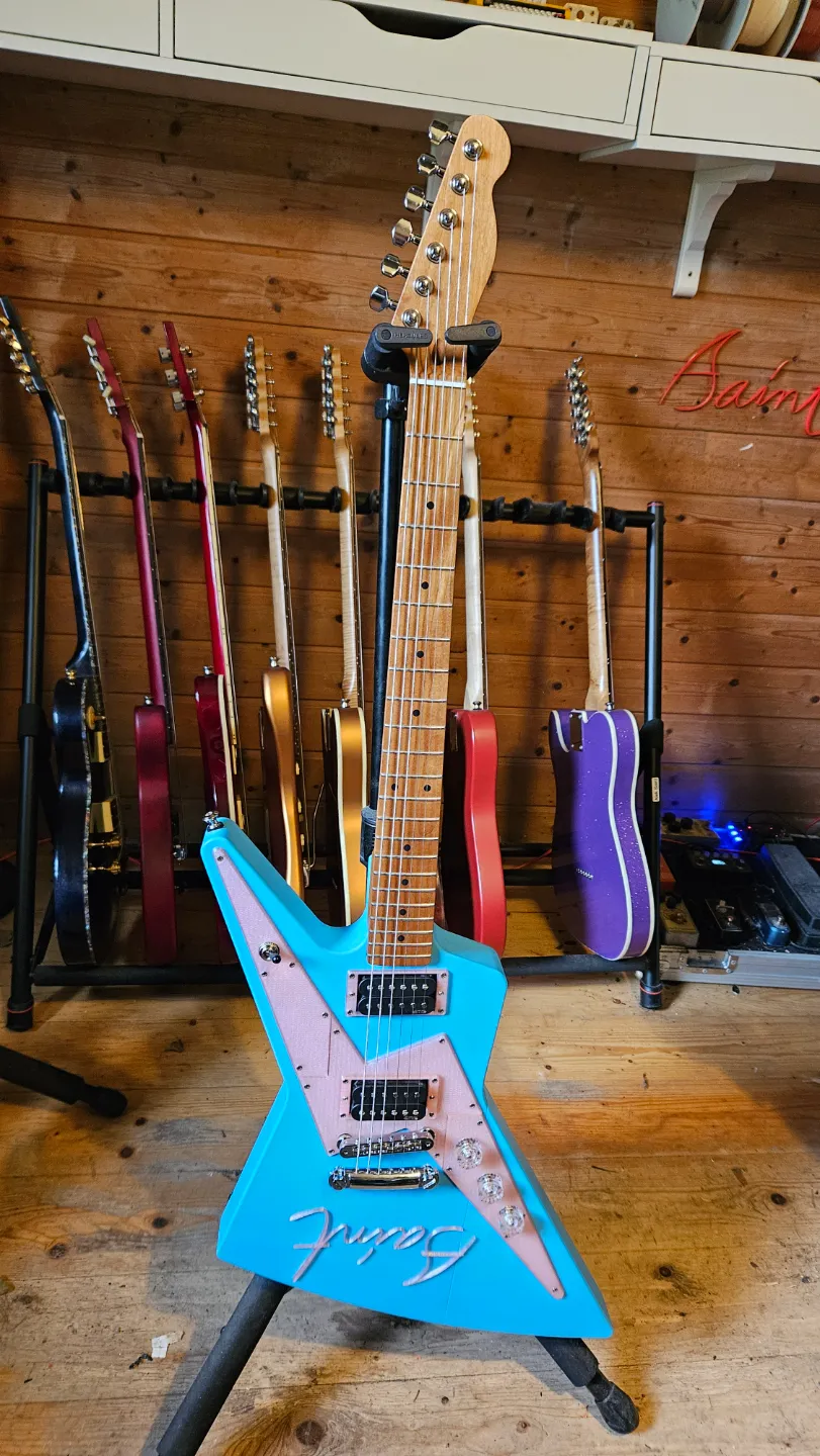 Reverse Explorer Guitar by Alek Saint - MakerWorld