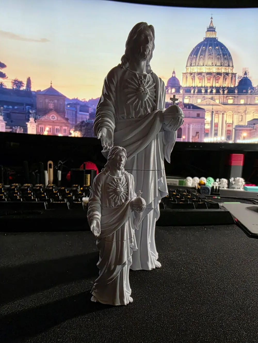 Jesus Christ with the Flaming Scared Heart statue - Free 3D Print Model ...
