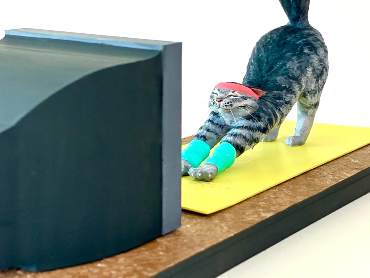 Yoga Cat with CRT Tv - Free 3D Print Model - MakerWorld