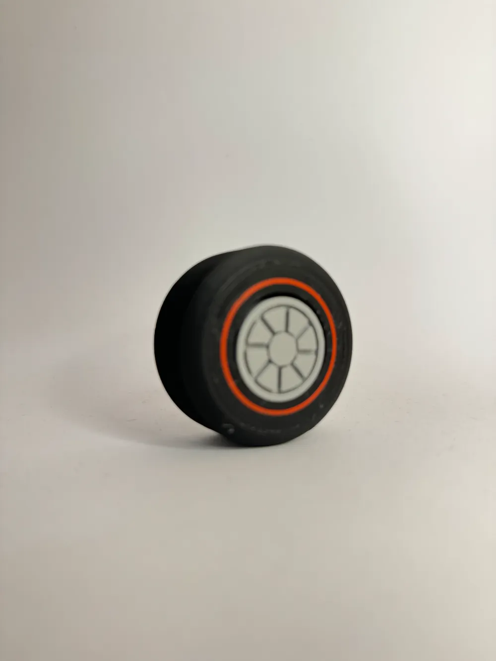 Print-In-Place Spinning F1 Wheel Fidget Toy by Fin3dPrinting MakerWorld ...