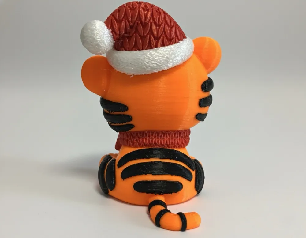 Cute Christmas tiger with knitted outfit by INDIGO MakerWorld: Download ...