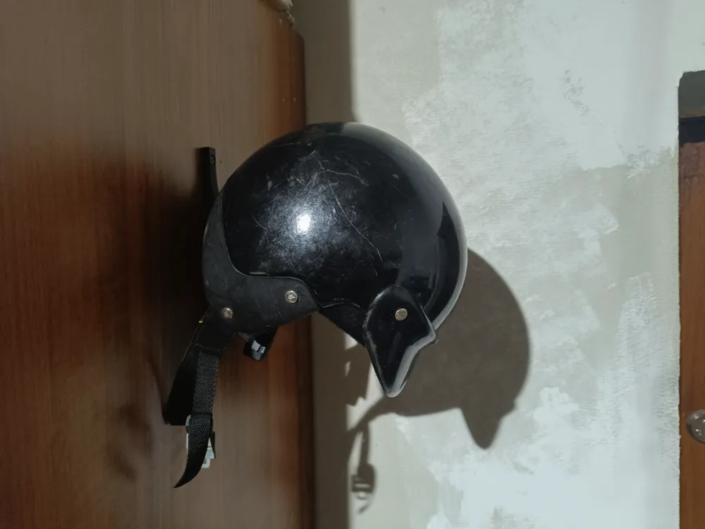 Awesome wall helmet hanger by Nutzzz - MakerWorld