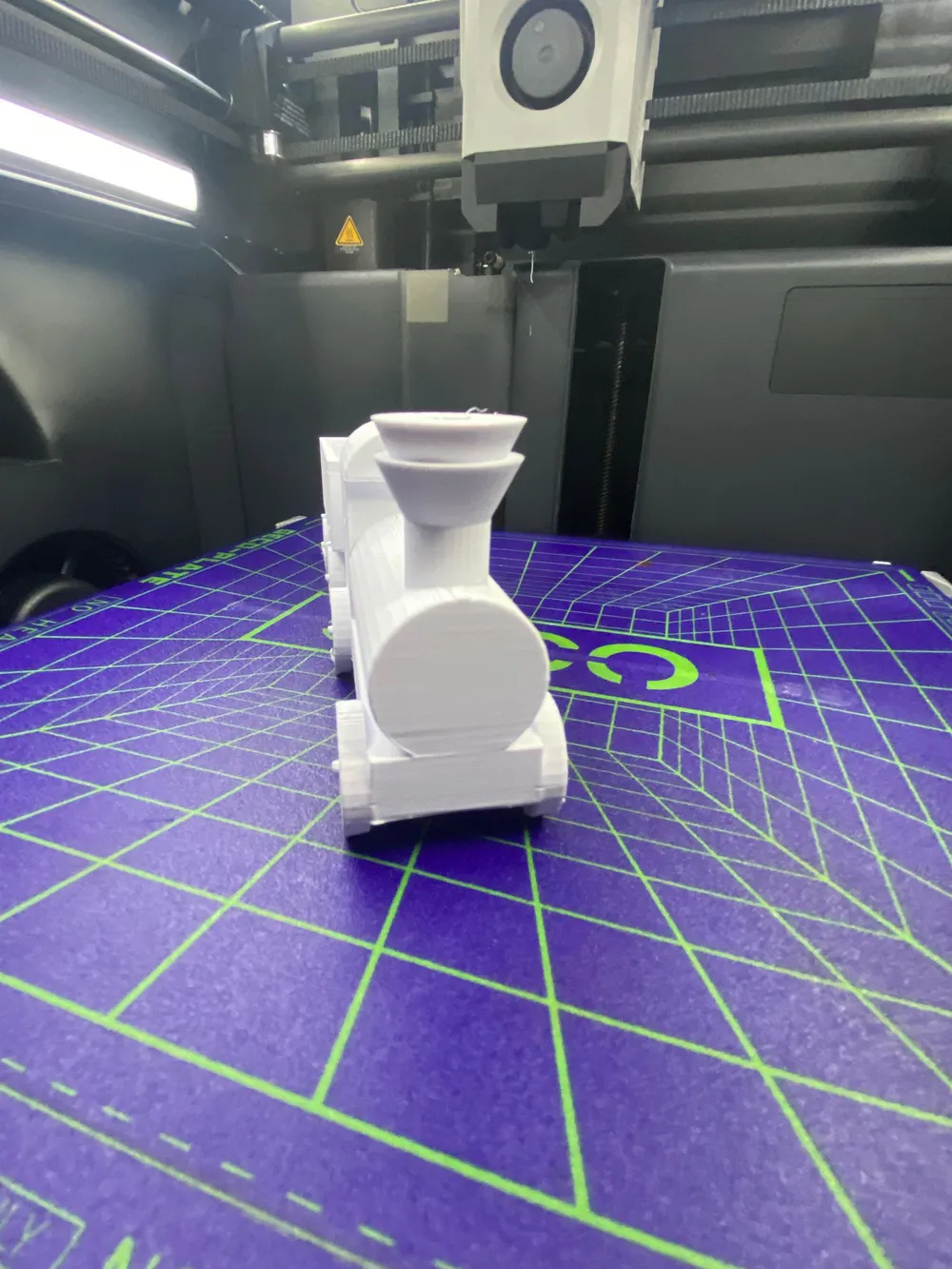 Modular Display Train and Wagons - Free 3D Print Model - MakerWorld