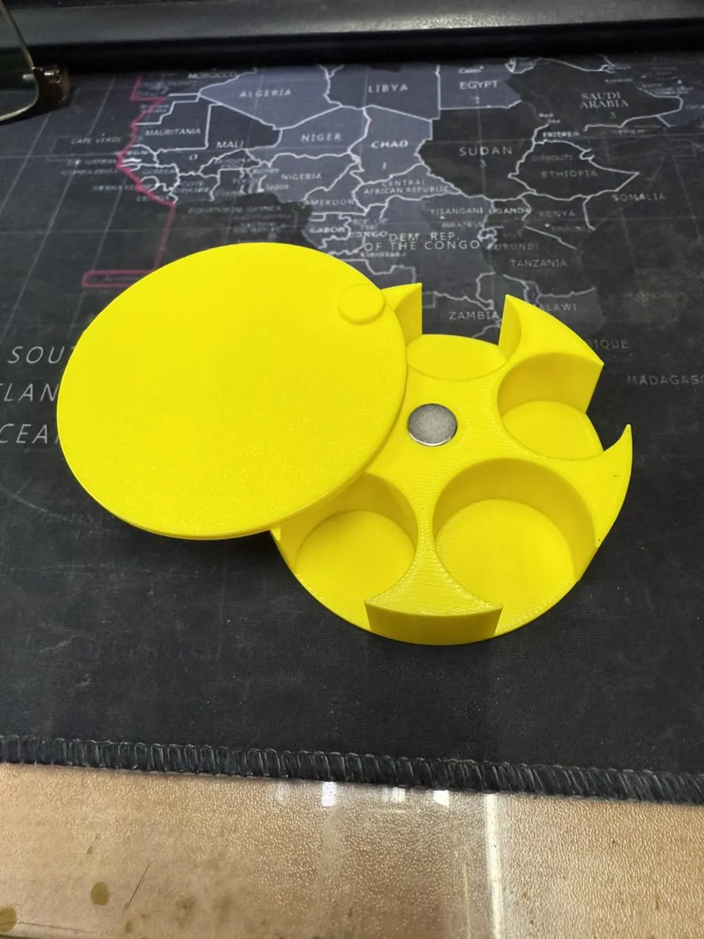 Circle Shape PH Coin Organizer - Free 3D Print Model - MakerWorld