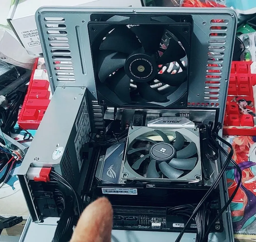 8-bay NAS chassis accommodating six 2.5-inch and two 3.5-inch hard drives by 蓝白色的蓝白碗 MakerWorld ...