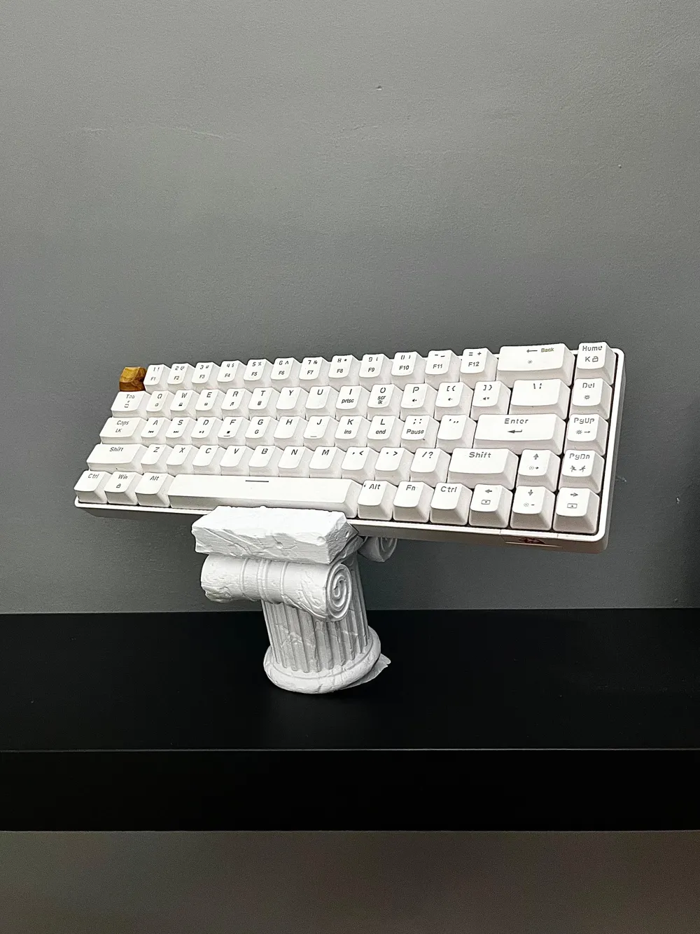 IONIC COLUMN KEYBOARD HOLDER by FORMASTAMPA MakerWorld: Download Free ...