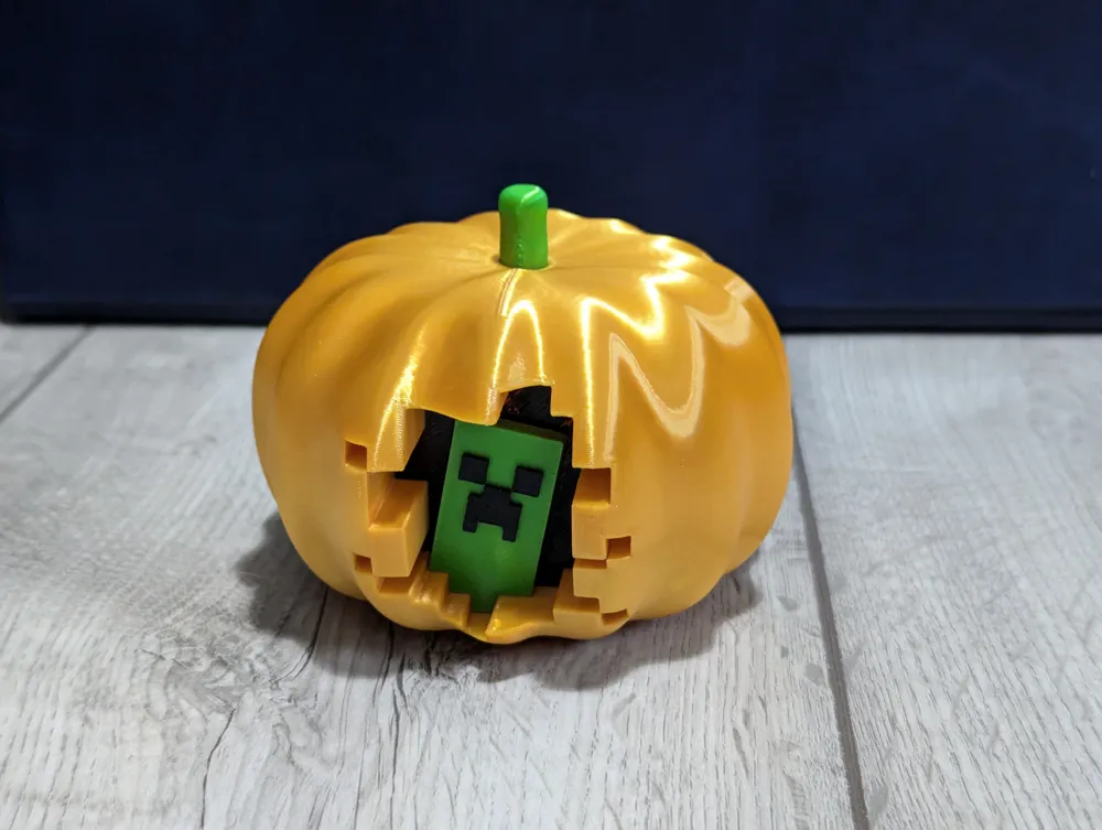 Minecraft Pumpkin 'Creeper Inside' by DelPrints - MakerWorld