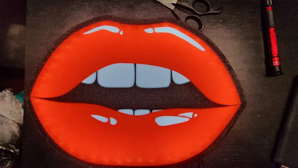 Kissing Lips LED Light Box by MayHem MakerWorld: Download Free 3D Models