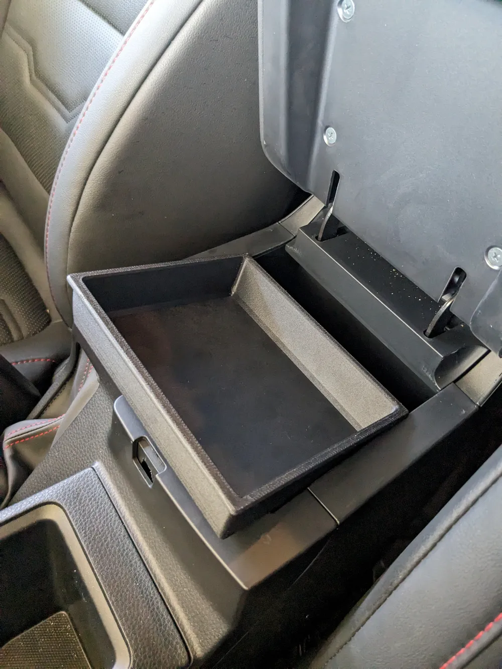 2023 Isuzu Dmax centre console tray insert by CHURCHY - MakerWorld