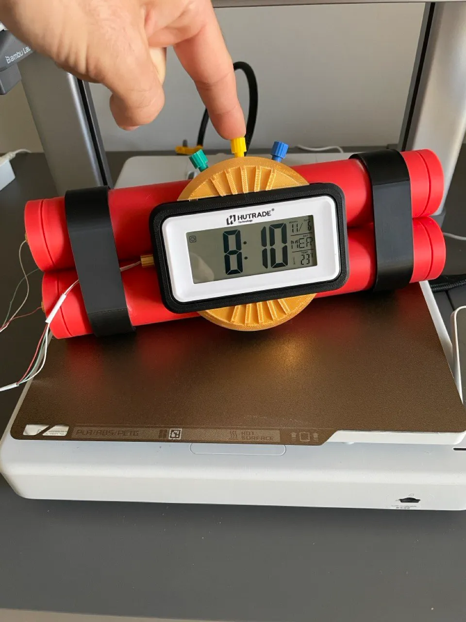 dynamite desk clock by tetzuya84 - MakerWorld