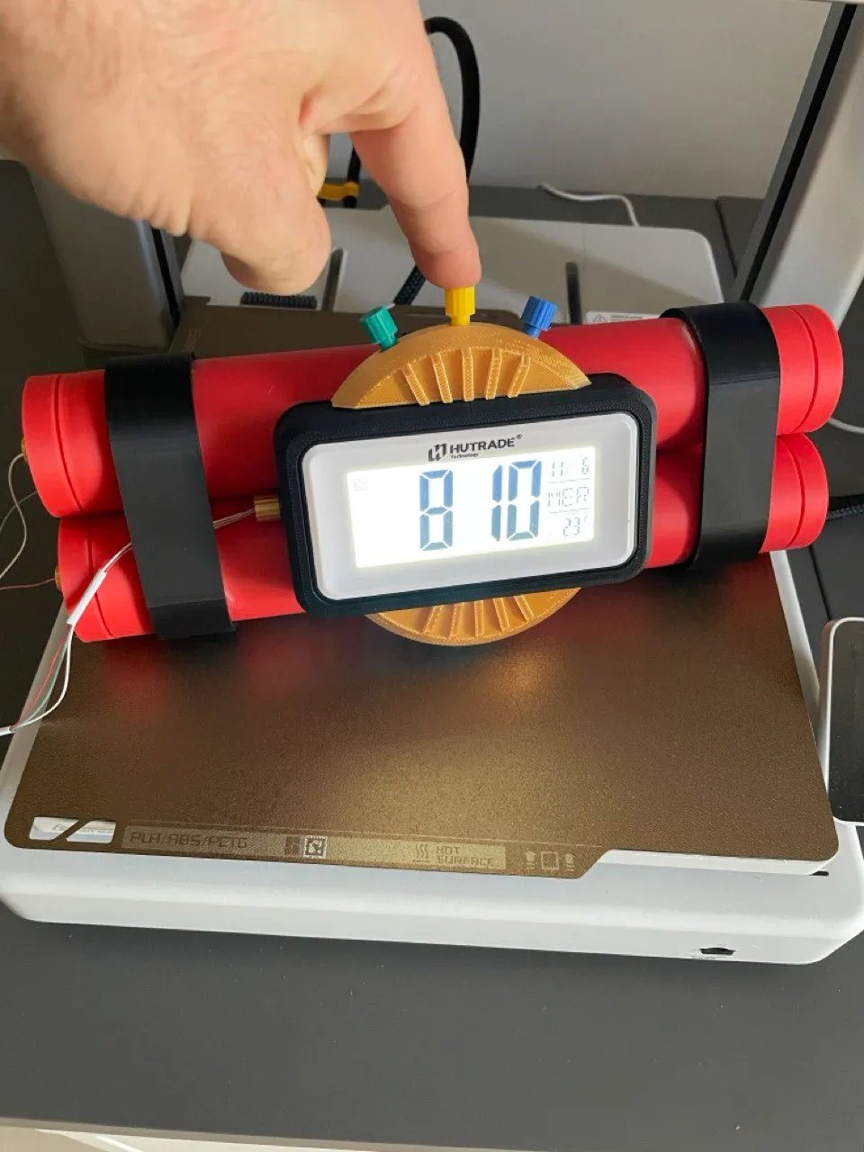 dynamite desk clock by tetzuya84 - MakerWorld