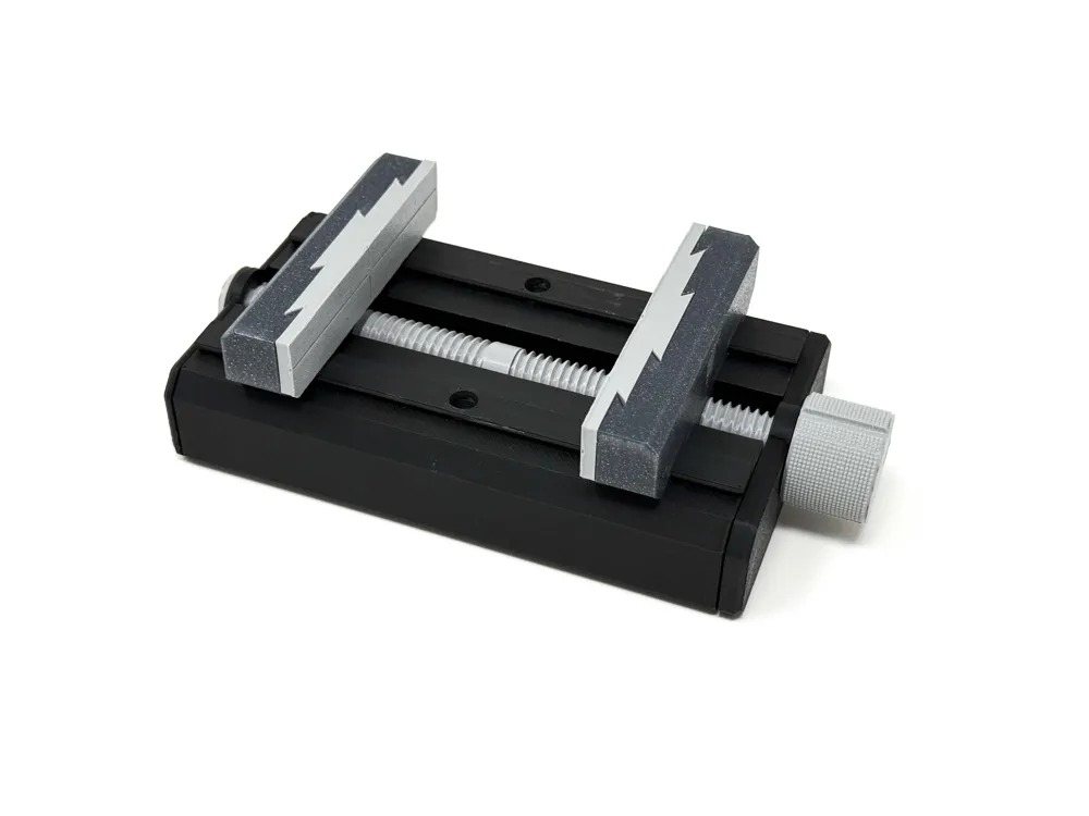 Double Station Center Lock Vice by Rando101 MakerWorld: Download Free ...