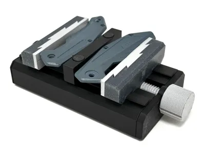 Double Station Center Lock Vice by Rando101 MakerWorld: Download Free ...