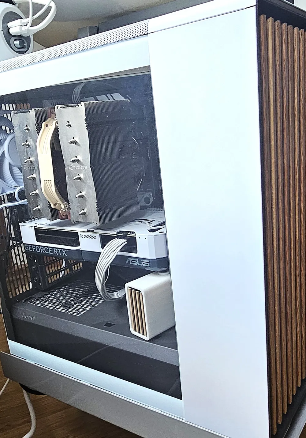Adjustable GPU Support with Fractal North Design by Noob2Geek ...