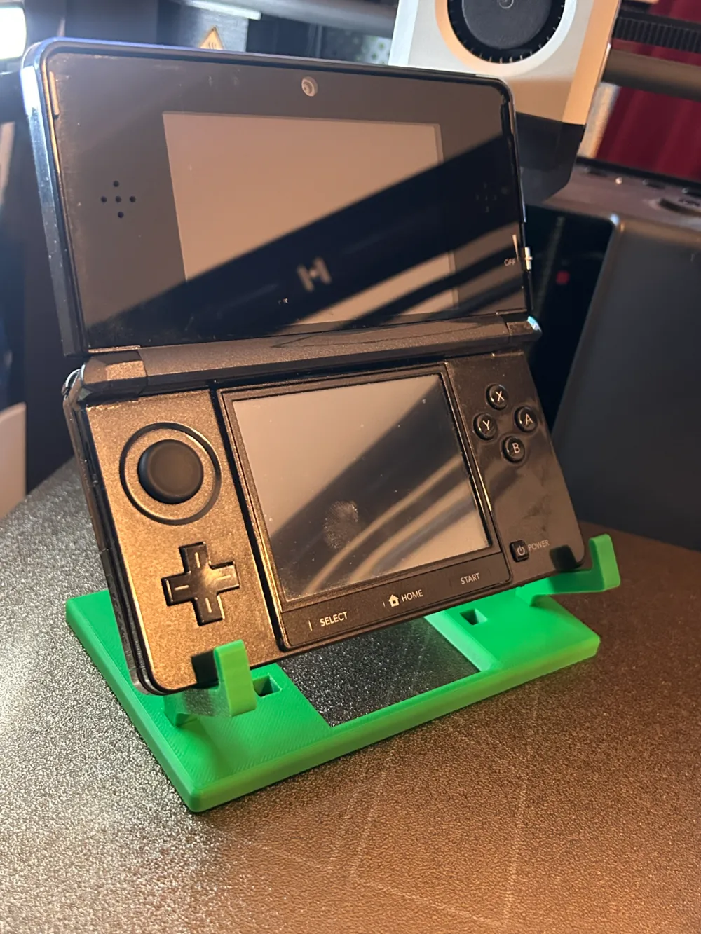 Portable Console Stand by Bananana - MakerWorld