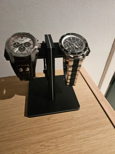 Modern watch stand for up to 4 watches by k3ldar - MakerWorld