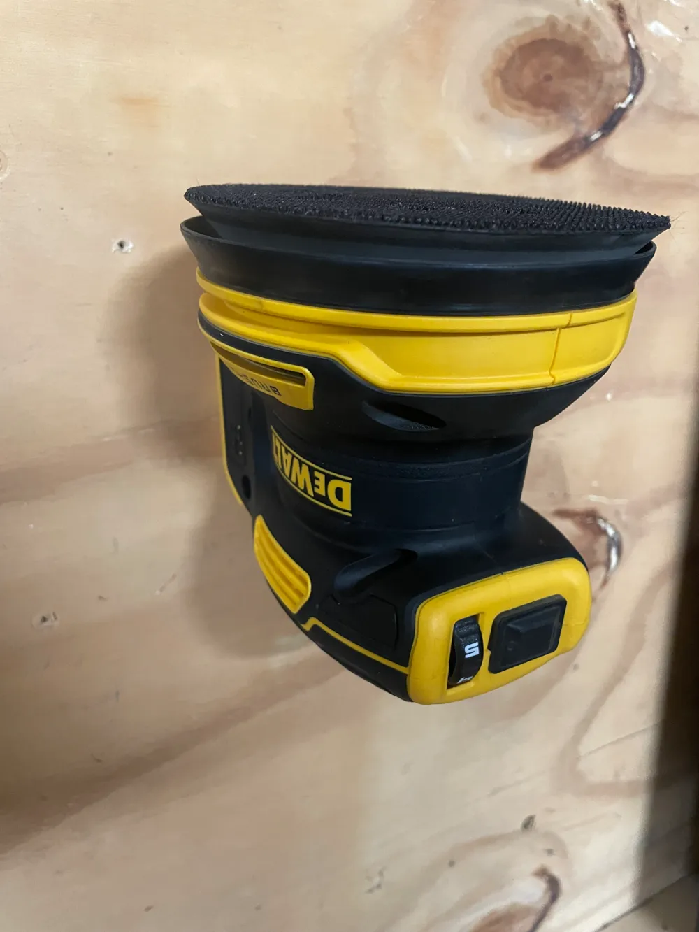 Dewalt DCW210 (Random Orbital Sander) Mount by Clintostholz MakerWorld ...