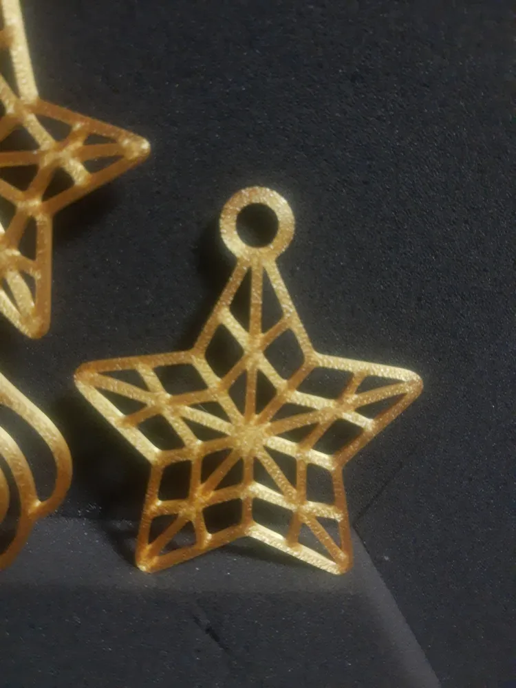 Estrella de adorno para árbol de Navidad por SliQ MakerWorld: Descarga Modelos 3D Gratuitos