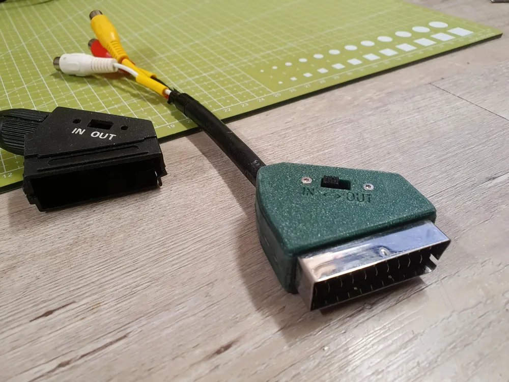 Adaptateur de boîtier SCART IN-OUT - Modèle d'Impression 3D Gratuit ...