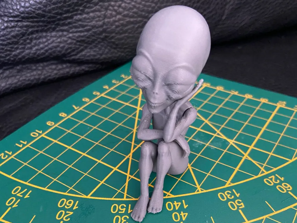 Alien v2 realista por la_crevette MakerWorld: Baixe modelos 3D gratuitos