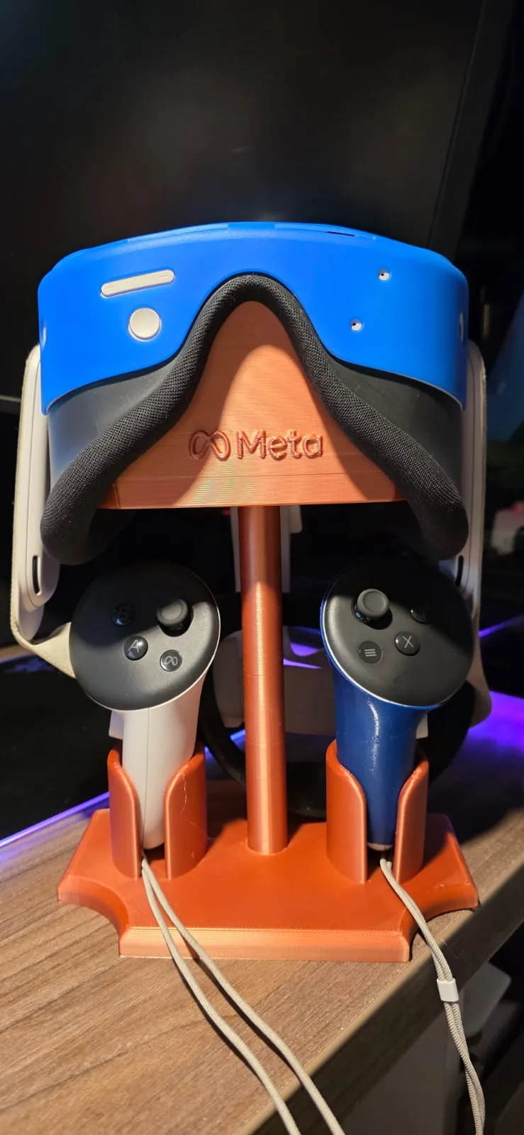 Meta Quest 3/3S Stand/holder with lens protection by Neo3DPrint MakerWorld: Download Free 3D Models